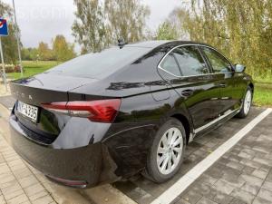 Black Skoda Octavia 2024 in Riga, with an engine capacity of 1.50 L and mileage of 38 thousand km for 21700 €, photo 4 on AUTOMOTO.COM.LV