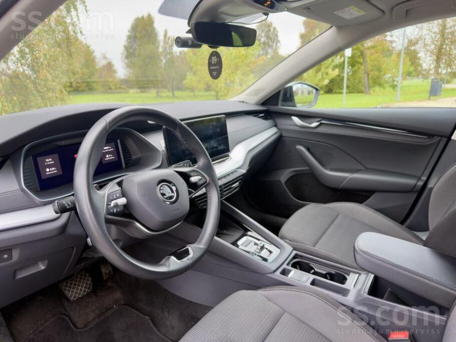 Black Skoda Octavia 2024 in Riga, with an engine capacity of 1.50 L and mileage of 38 thousand km for 21700 €, photo 9 on AUTOMOTO.COM.LV
