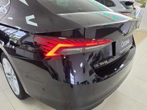 Melns Skoda Octavia 2026 Šauļi, ar dzinēja tilpumu 1.50 L un nobraukumu 0 tūkst. km par 31180 €, foto 9 vietnē AUTOMOTO.COM.LV