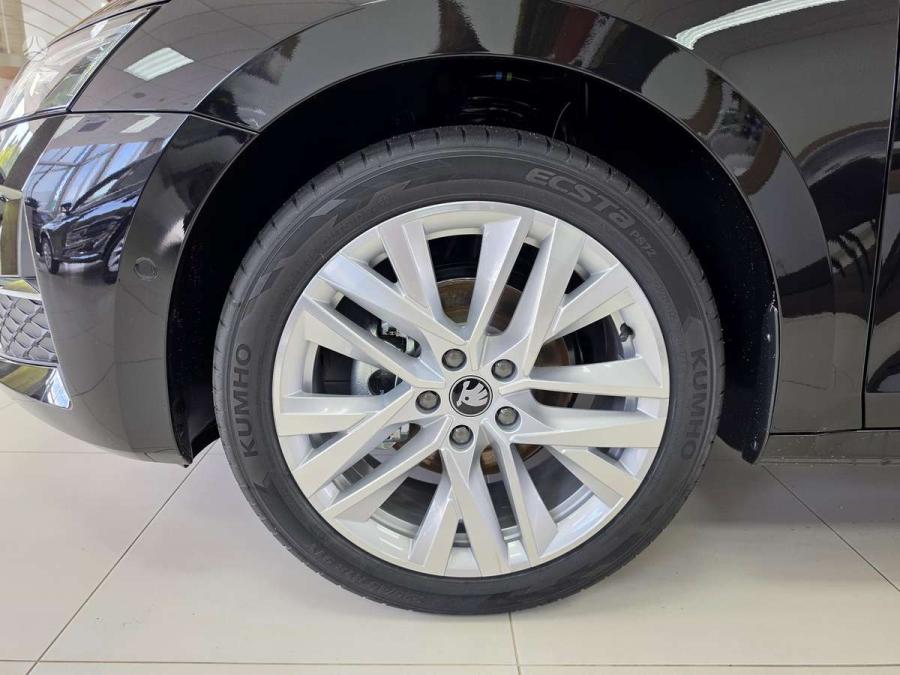 Melns Skoda Octavia 2026 Šauļi, ar dzinēja tilpumu 1.50 L un nobraukumu 0 tūkst. km par 31180 €, foto 14 vietnē AUTOMOTO.COM.LV