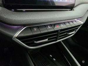 Melns Skoda Octavia 2026 Šauļi, ar dzinēja tilpumu 1.50 L un nobraukumu 0 tūkst. km par 31180 €, foto 40 vietnē AUTOMOTO.COM.LV