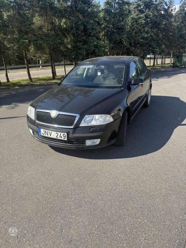 Melns Skoda Octavia 2004 Kauņa, ar dzinēja tilpumu 1.99 L un nobraukumu 426 tūkst. km par 1350 €, foto 1 vietnē AUTOMOTO.COM.LV