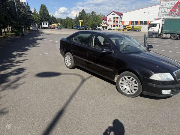 Melns Skoda Octavia 2004 Kauņa, ar dzinēja tilpumu 1.99 L un nobraukumu 426 tūkst. km par 1350 €, foto 7 vietnē AUTOMOTO.COM.LV