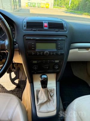 Black Skoda Octavia 2006 in Riga, with an engine capacity of 1.90 L and mileage of 307 thousand km for 1500 €, photo 7 on AUTOMOTO.COM.LV