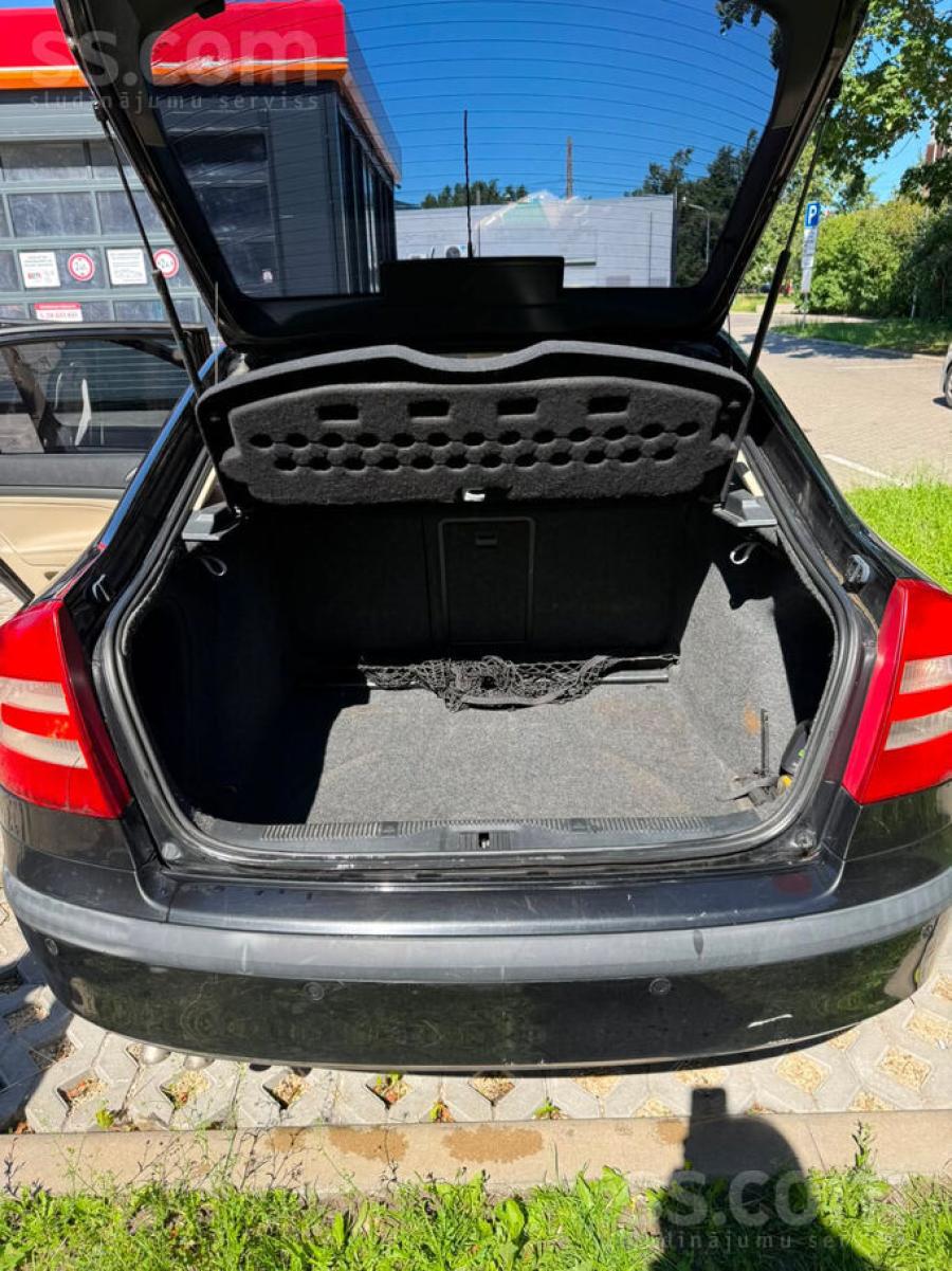 Black Skoda Octavia 2006 in Riga, with an engine capacity of 1.90 L and mileage of 307 thousand km for 1500 €, photo 11 on AUTOMOTO.COM.LV