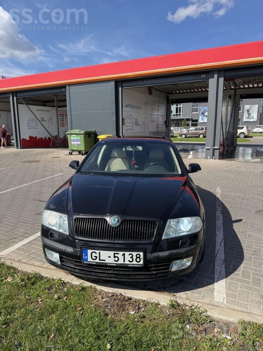 Black Skoda Octavia 2007 in Riga, with an engine capacity of 2.00 L and mileage of 225 thousand km for 2000 €, photo 3 on AUTOMOTO.COM.LV