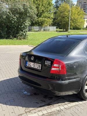 Black Skoda Octavia 2007 in Riga, with an engine capacity of 2.00 L and mileage of 225 thousand km for 2000 €, photo 5 on AUTOMOTO.COM.LV