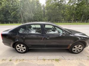 Melns Skoda Octavia 2007 Rīga, ar dzinēja tilpumu 1.60 L un nobraukumu 253 tūkst. km par 2200 €, foto  vietnē AUTOMOTO.COM.LV