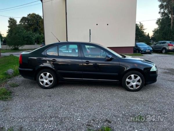 Melns Skoda Octavia 2008 Pērnava, ar dzinēja tilpumu 1.60 L un nobraukumu 228 tūkst. km par 2500 €, foto 2 vietnē AUTOMOTO.COM.LV