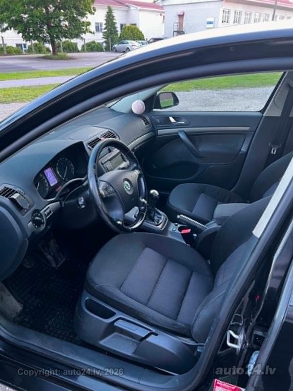 Melns Skoda Octavia 2008 Pērnava, ar dzinēja tilpumu 1.60 L un nobraukumu 228 tūkst. km par 2500 €, foto 5 vietnē AUTOMOTO.COM.LV