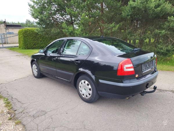 Melns Skoda Octavia 2009 Vilkaviškis, ar dzinēja tilpumu 1.60 L un nobraukumu 200 tūkst. km par 2500 €, foto 7 vietnē AUTOMOTO.COM.LV