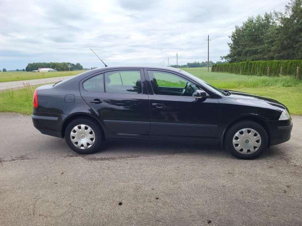 Melns Skoda Octavia 2009 Vilkaviškis, ar dzinēja tilpumu 1.60 L un nobraukumu 200 tūkst. km par 2500 €, foto 10 vietnē AUTOMOTO.COM.LV