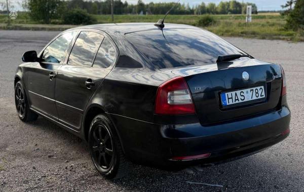 Black Skoda Octavia 2009 in Vilnius, with an engine capacity of 1.90 L and mileage of 440 thousand km for 2250 €, photo 5 on AUTOMOTO.COM.LV