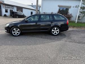 Melns Skoda Octavia 2009 Tallina, ar dzinēja tilpumu 1.90 L un nobraukumu 252 tūkst. km par 4490 €, foto 5 vietnē AUTOMOTO.COM.LV