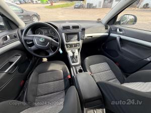 Melns Skoda Octavia 2009 Tallina, ar dzinēja tilpumu 1.90 L un nobraukumu 252 tūkst. km par 4490 €, foto 9 vietnē AUTOMOTO.COM.LV