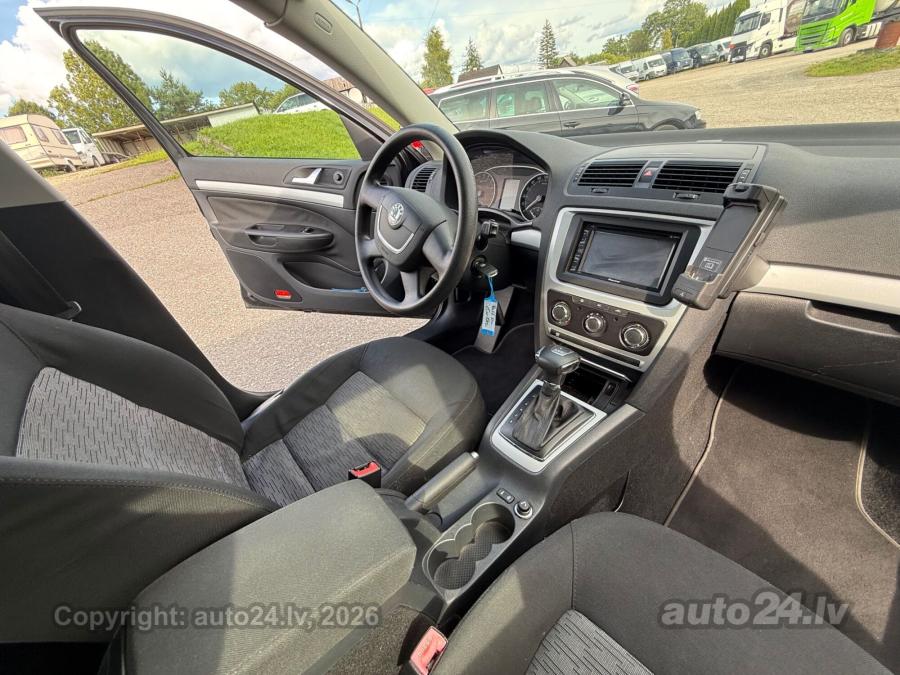 Melns Skoda Octavia 2009 Tallina, ar dzinēja tilpumu 1.90 L un nobraukumu 252 tūkst. km par 4490 €, foto 12 vietnē AUTOMOTO.COM.LV