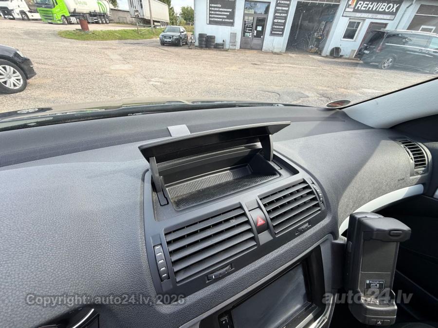 Melns Skoda Octavia 2009 Tallina, ar dzinēja tilpumu 1.90 L un nobraukumu 252 tūkst. km par 4490 €, foto 20 vietnē AUTOMOTO.COM.LV