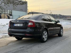 Melns Skoda Octavia 2010 Viļņa, ar dzinēja tilpumu 1.90 L un nobraukumu 291 tūkst. km par 2490 €, foto 4 vietnē AUTOMOTO.COM.LV