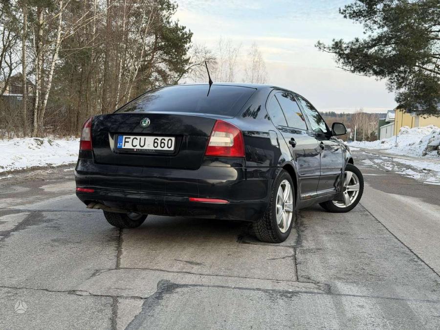 Melns Skoda Octavia 2010 Viļņa, ar dzinēja tilpumu 1.90 L un nobraukumu 291 tūkst. km par 2490 €, foto 11 vietnē AUTOMOTO.COM.LV