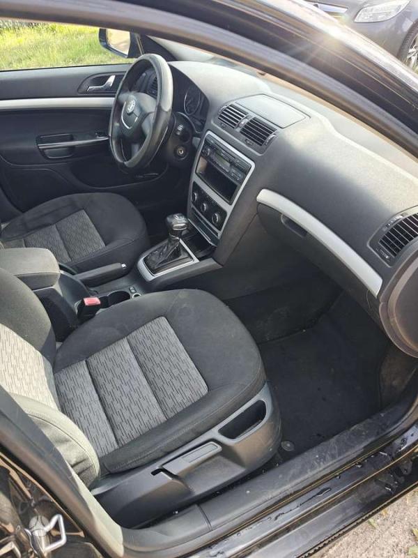 Melns Skoda Octavia 2010 Šilutė, ar dzinēja tilpumu 1.60 L un nobraukumu 309 tūkst. km par 3000 €, foto 7 vietnē AUTOMOTO.COM.LV