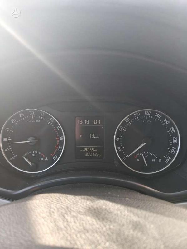 Melns Skoda Octavia 2010 Šilutė, ar dzinēja tilpumu 1.60 L un nobraukumu 309 tūkst. km par 3000 €, foto 9 vietnē AUTOMOTO.COM.LV
