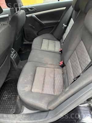 Black Skoda Octavia 2010 in Riga, with an engine capacity of 1.20 L and mileage of 199 thousand km for 1800 €, photo 7 on AUTOMOTO.COM.LV