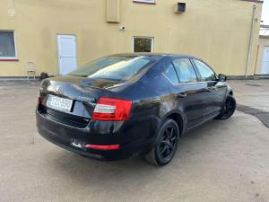 Black Skoda Octavia 2013 in Kelme, with an engine capacity of 1.60 L and mileage of 430 thousand km for 2750 €, photo 2 on AUTOMOTO.COM.LV