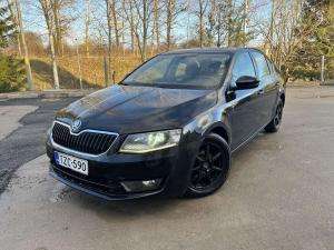 Black Skoda Octavia 2013 in Kelme, with an engine capacity of 1.60 L and mileage of 430 thousand km for 2750 €, photo 4 on AUTOMOTO.COM.LV