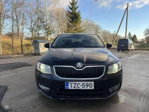 Black Skoda Octavia 2013 in Kelme, with an engine capacity of 1.60 L and mileage of 430 thousand km for 2750 €, photo 5 on AUTOMOTO.COM.LV