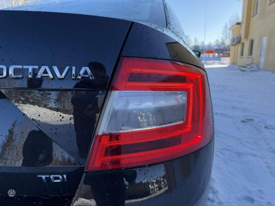 Black Skoda Octavia 2013 in Kaunas, with an engine capacity of 1.60 L and mileage of 358 thousand km for 4350 €, photo 11 on AUTOMOTO.COM.LV