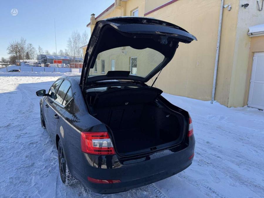 Black Skoda Octavia 2013 in Kaunas, with an engine capacity of 1.60 L and mileage of 358 thousand km for 4350 €, photo 15 on AUTOMOTO.COM.LV