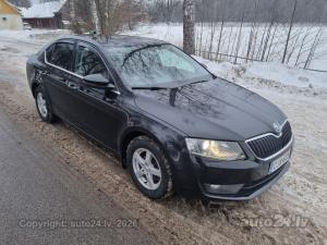Black Skoda Octavia 2013 in Polva, with an engine capacity of 2.00 L and mileage of 289 thousand km for 5090 €, photo 5 on AUTOMOTO.COM.LV