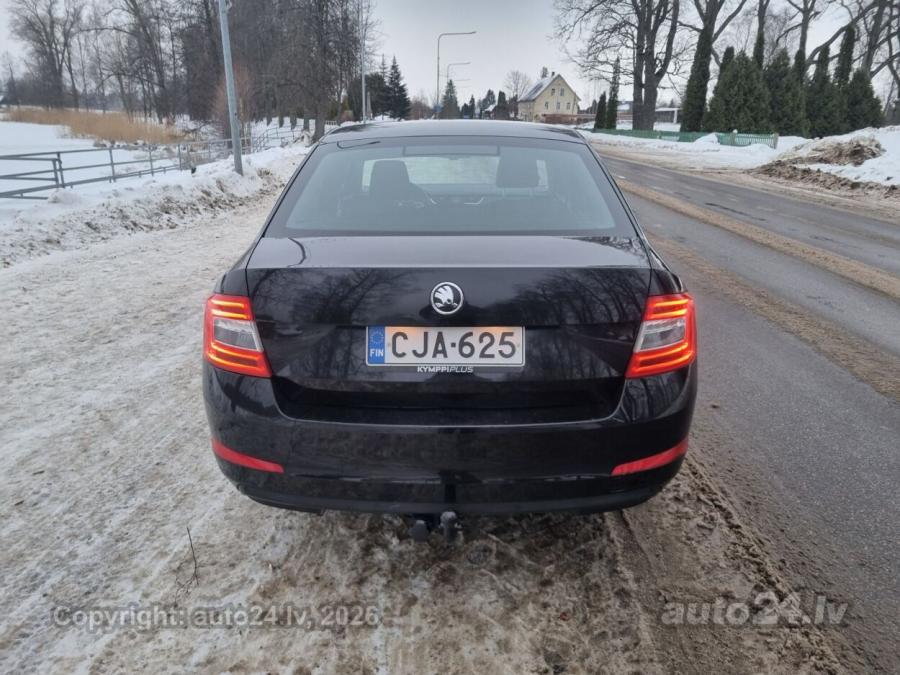 Black Skoda Octavia 2013 in Polva, with an engine capacity of 2.00 L and mileage of 289 thousand km for 5090 €, photo 9 on AUTOMOTO.COM.LV