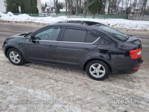 Black Skoda Octavia 2013 in Polva, with an engine capacity of 2.00 L and mileage of 289 thousand km for 5090 €, photo 16 on AUTOMOTO.COM.LV