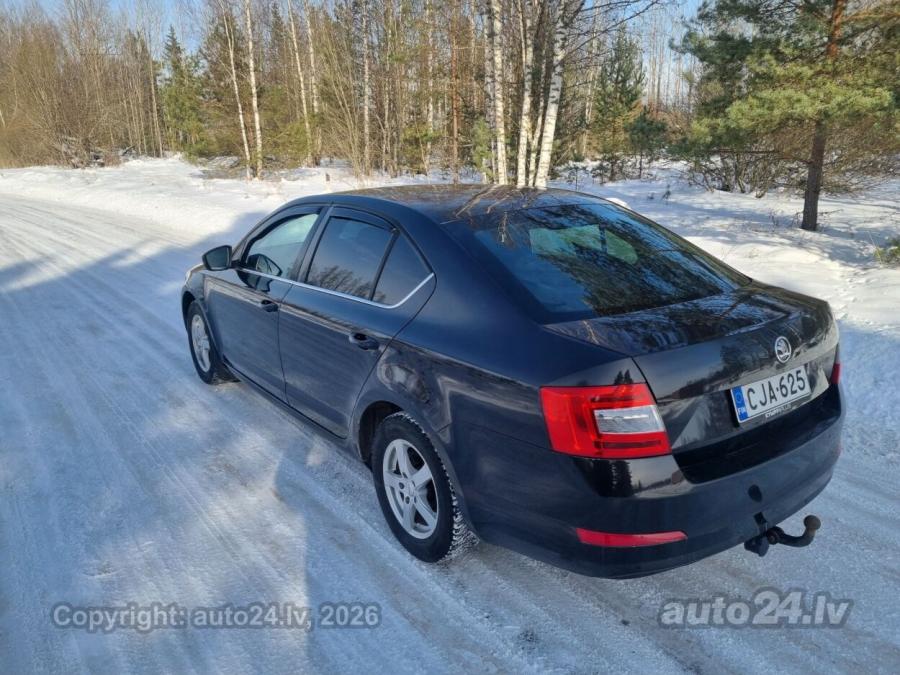 Black Skoda Octavia 2013 in Polva, with an engine capacity of 2.00 L and mileage of 289 thousand km for 5090 €, photo 20 on AUTOMOTO.COM.LV