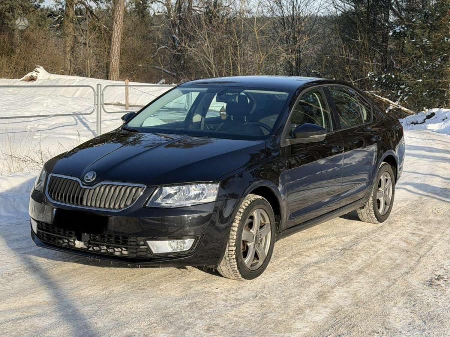 Black Skoda Octavia 2014 in Vilnius, with an engine capacity of 1.60 L and mileage of 245 thousand km for 5650 €, photo 2 on AUTOMOTO.COM.LV