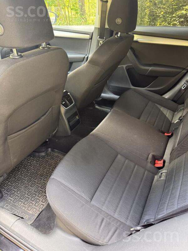 Black Skoda Octavia 2014 in Riga, with an engine capacity of 2.00 L and mileage of 287 thousand km for 3350 €, photo 6 on AUTOMOTO.COM.LV
