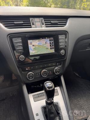 Black Skoda Octavia 2014 in Riga, with an engine capacity of 2.00 L and mileage of 287 thousand km for 3350 €, photo 8 on AUTOMOTO.COM.LV
