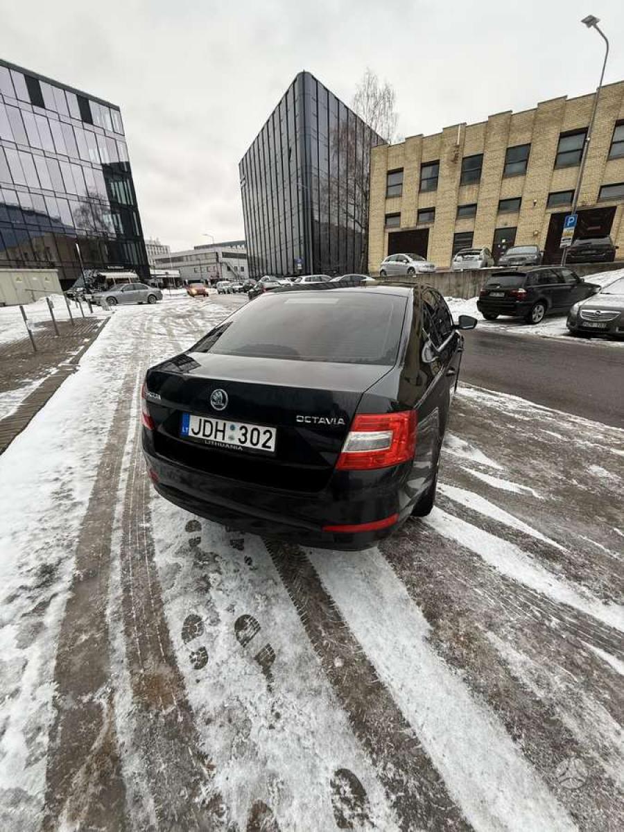 Black Skoda Octavia 2016 in Vilnius, with an engine capacity of 1.60 L and mileage of 250 thousand km for 5700 €, photo 2 on AUTOMOTO.COM.LV