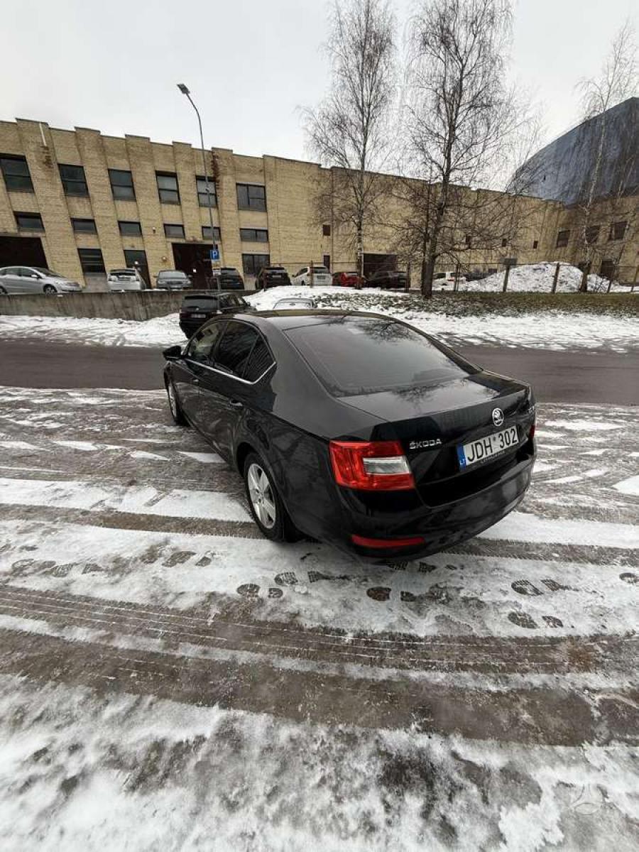 Black Skoda Octavia 2016 in Vilnius, with an engine capacity of 1.60 L and mileage of 250 thousand km for 5700 €, photo 3 on AUTOMOTO.COM.LV