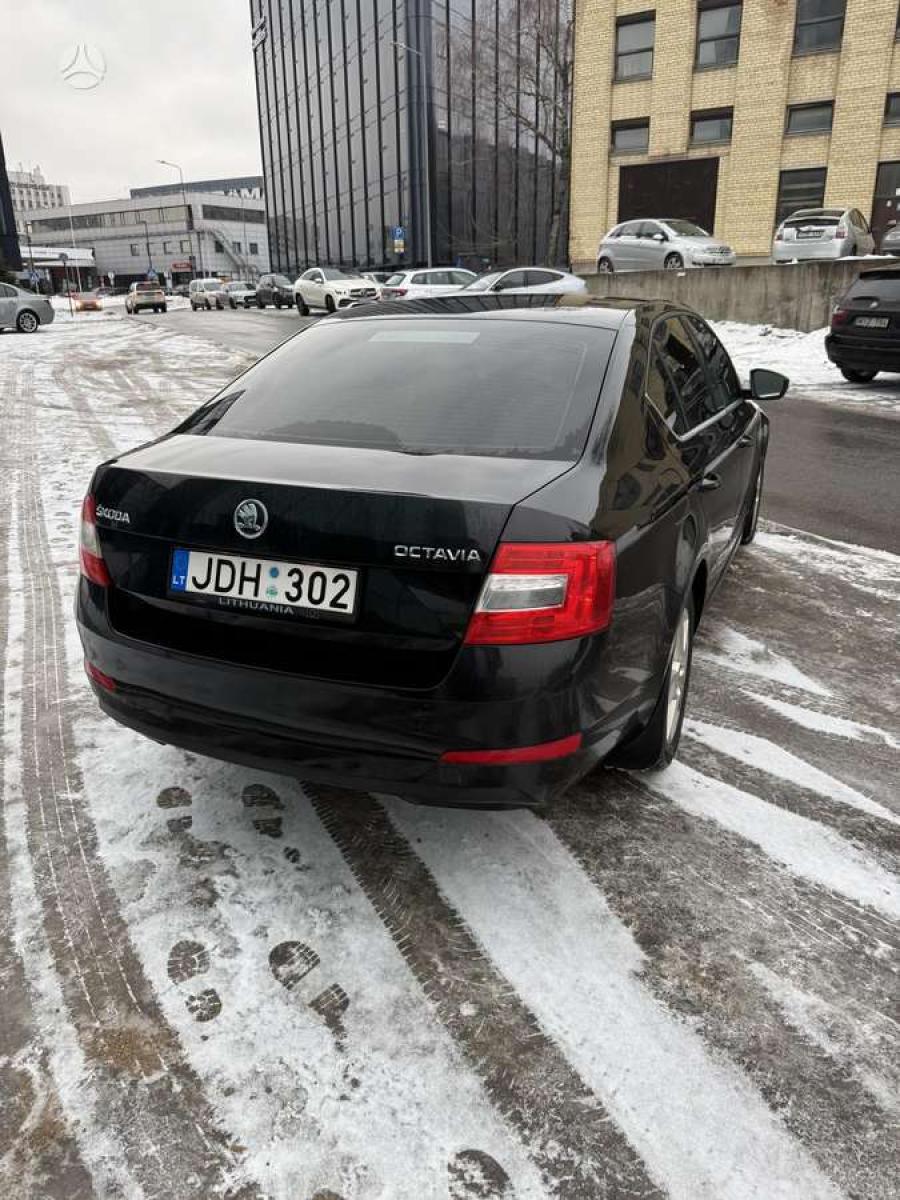 Black Skoda Octavia 2016 in Vilnius, with an engine capacity of 1.60 L and mileage of 250 thousand km for 5700 €, photo 4 on AUTOMOTO.COM.LV