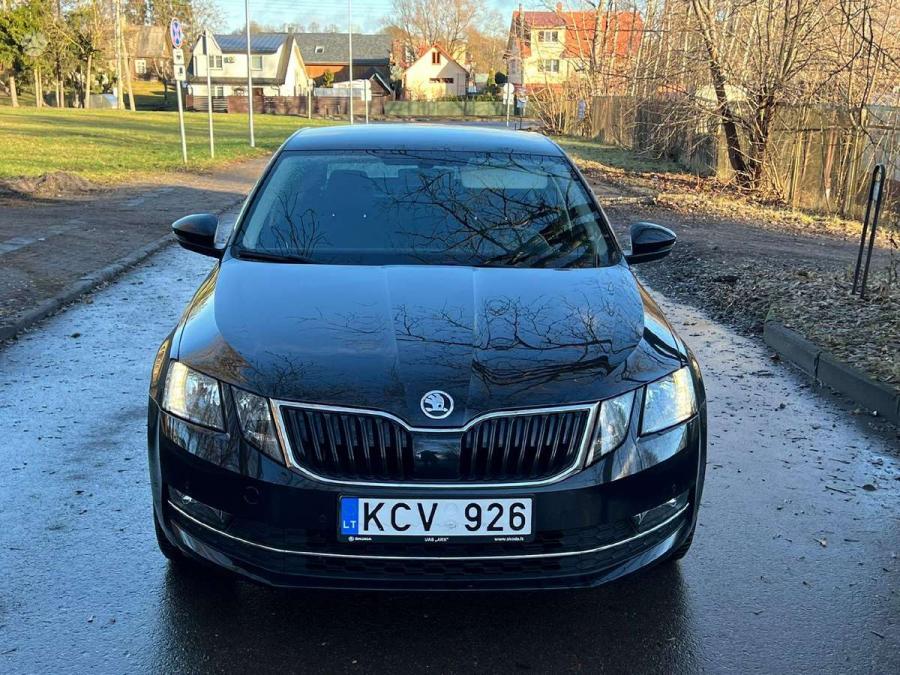 Melns Skoda Octavia 2017 Trakai, ar dzinēja tilpumu 1.80 L un nobraukumu 140 tūkst. km par 11150 €, foto 2 vietnē AUTOMOTO.COM.LV