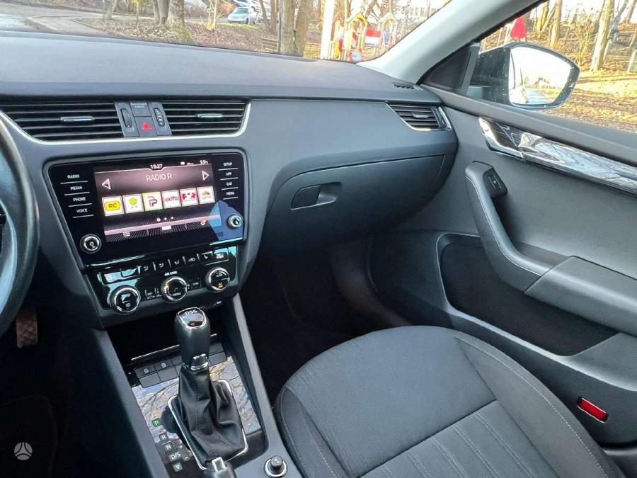 Melns Skoda Octavia 2017 Trakai, ar dzinēja tilpumu 1.80 L un nobraukumu 140 tūkst. km par 11150 €, foto 9 vietnē AUTOMOTO.COM.LV