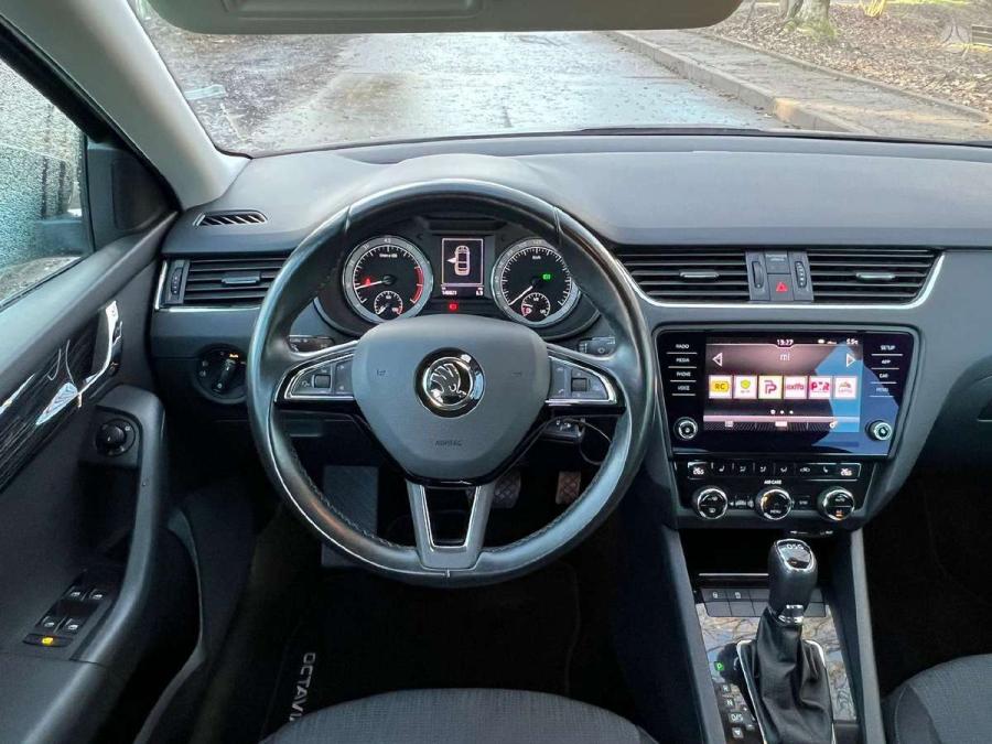 Melns Skoda Octavia 2017 Trakai, ar dzinēja tilpumu 1.80 L un nobraukumu 140 tūkst. km par 11150 €, foto 12 vietnē AUTOMOTO.COM.LV