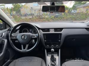 Black Skoda Octavia 2017 in Tallinn, with an engine capacity of 1.40 L and mileage of 216 thousand km for 10100 €, photo 12 on AUTOMOTO.COM.LV