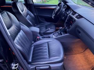 Black Skoda Octavia 2017 in Vilnius, with an engine capacity of 1.40 L and mileage of 150 thousand km for 12500 €, photo 3 on AUTOMOTO.COM.LV
