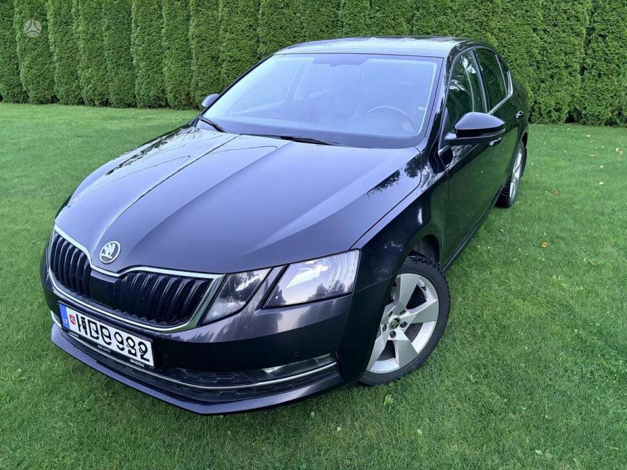Black Skoda Octavia 2017 in Vilnius, with an engine capacity of 1.40 L and mileage of 150 thousand km for 12500 €, photo 4 on AUTOMOTO.COM.LV