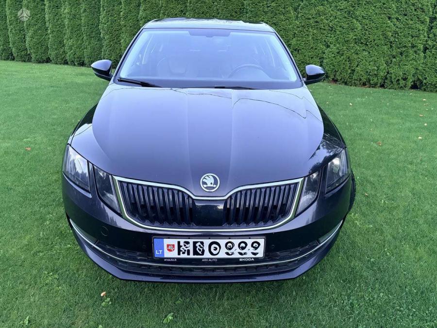 Black Skoda Octavia 2017 in Vilnius, with an engine capacity of 1.40 L and mileage of 150 thousand km for 12500 €, photo 5 on AUTOMOTO.COM.LV