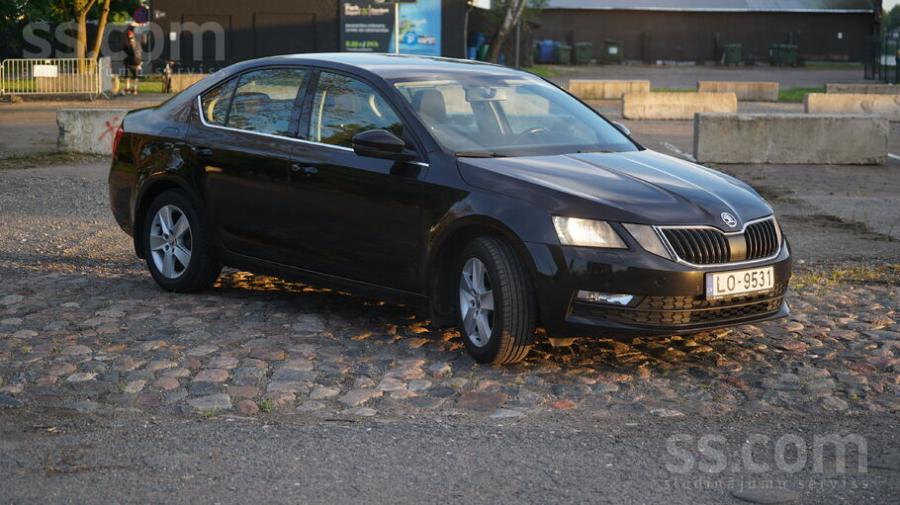 Melns Skoda Octavia 2018 Ogre, ar dzinēja tilpumu 1.60 L un nobraukumu 315 tūkst. km par 9490 €, foto 3 vietnē AUTOMOTO.COM.LV