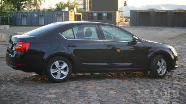 Black Skoda Octavia 2018 in Ogre, with an engine capacity of 1.60 L and mileage of 316 thousand km for 6850 €, photo 4 on AUTOMOTO.COM.LV